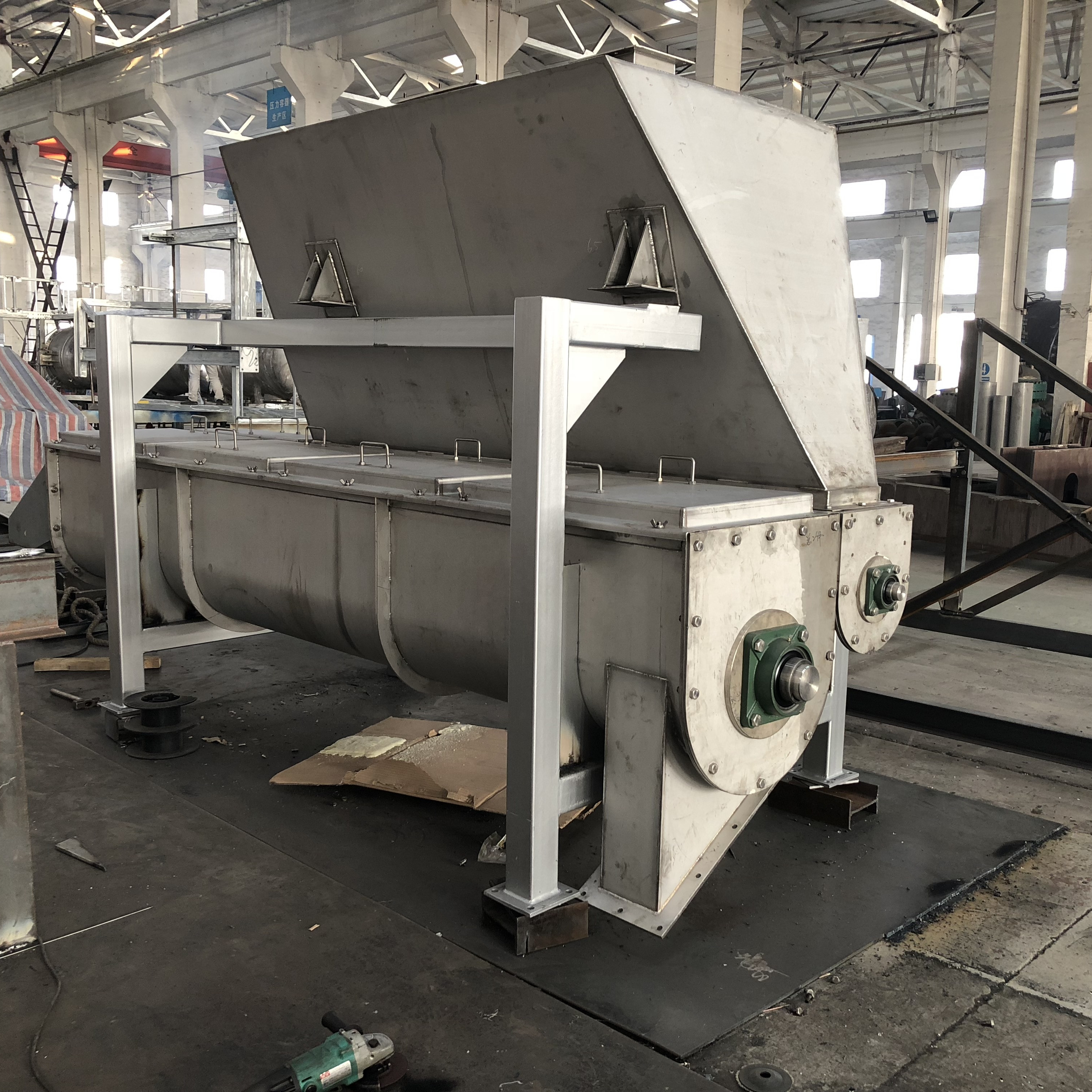 Pencampur Dan Pengeringan Transmisi Konveyor Sekrup Hopper Multi Fungsional